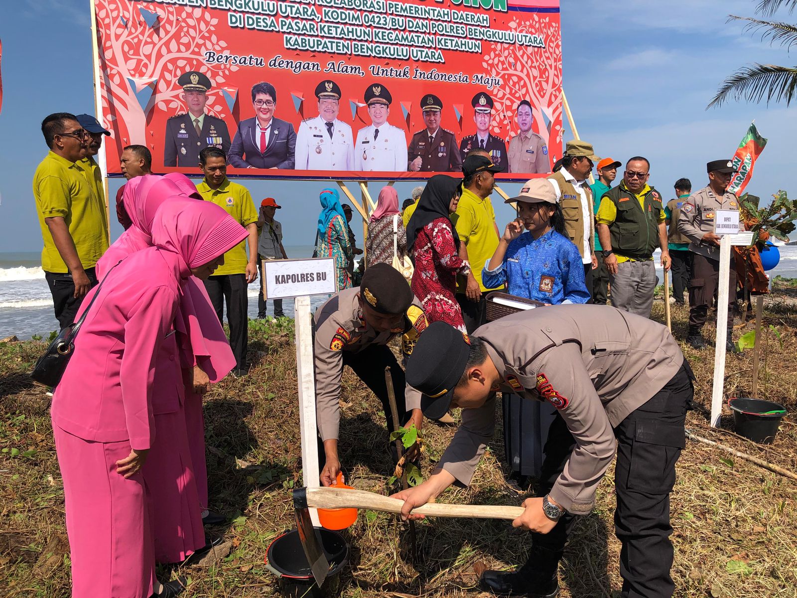 Sinergitas dan Kolaborasi Pemda Gelar Penanaman 1000 Pohon – Tribrata News Bengkulu