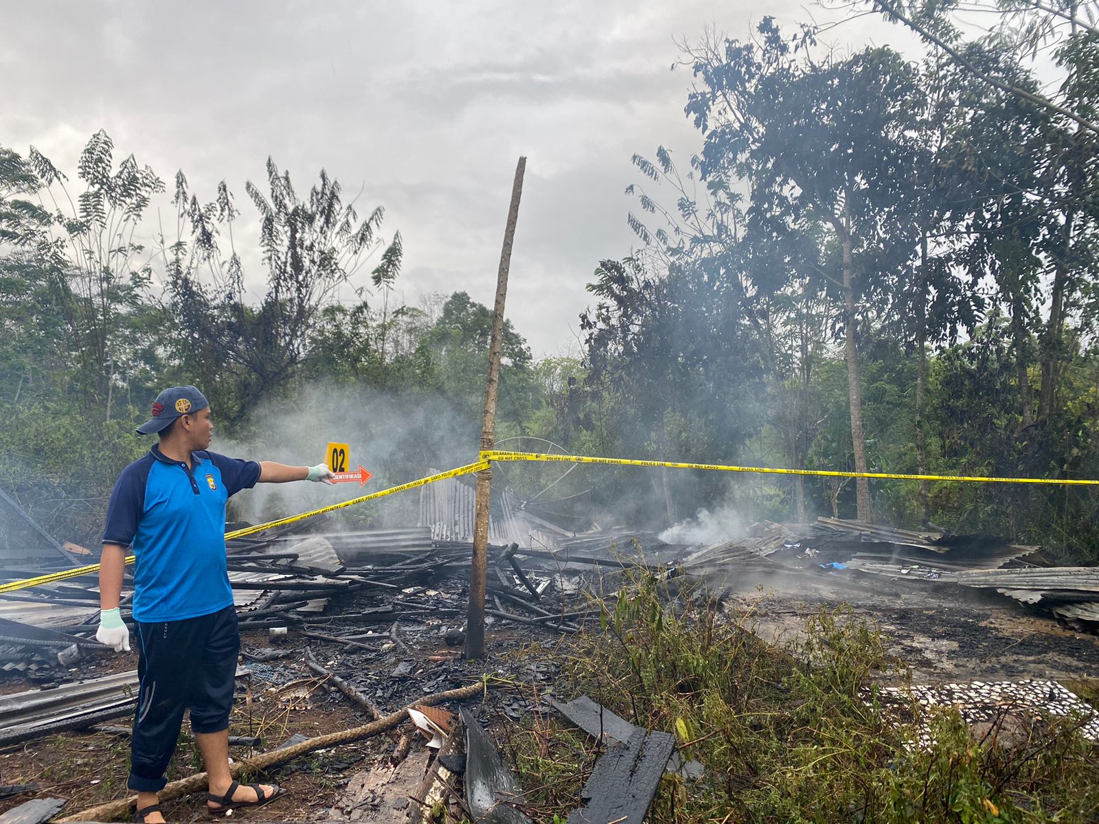 Diduga Korsleting Listrik, Gudang Pemasaran Material di Lebong Kebakaran – Tribrata News Bengkulu